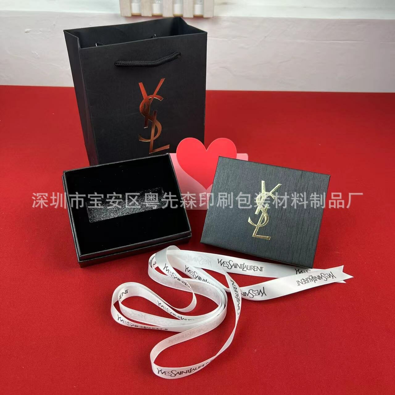 Подарочная коробка "Золотой слиток", для губной помады и духов, с лентой и открыткой