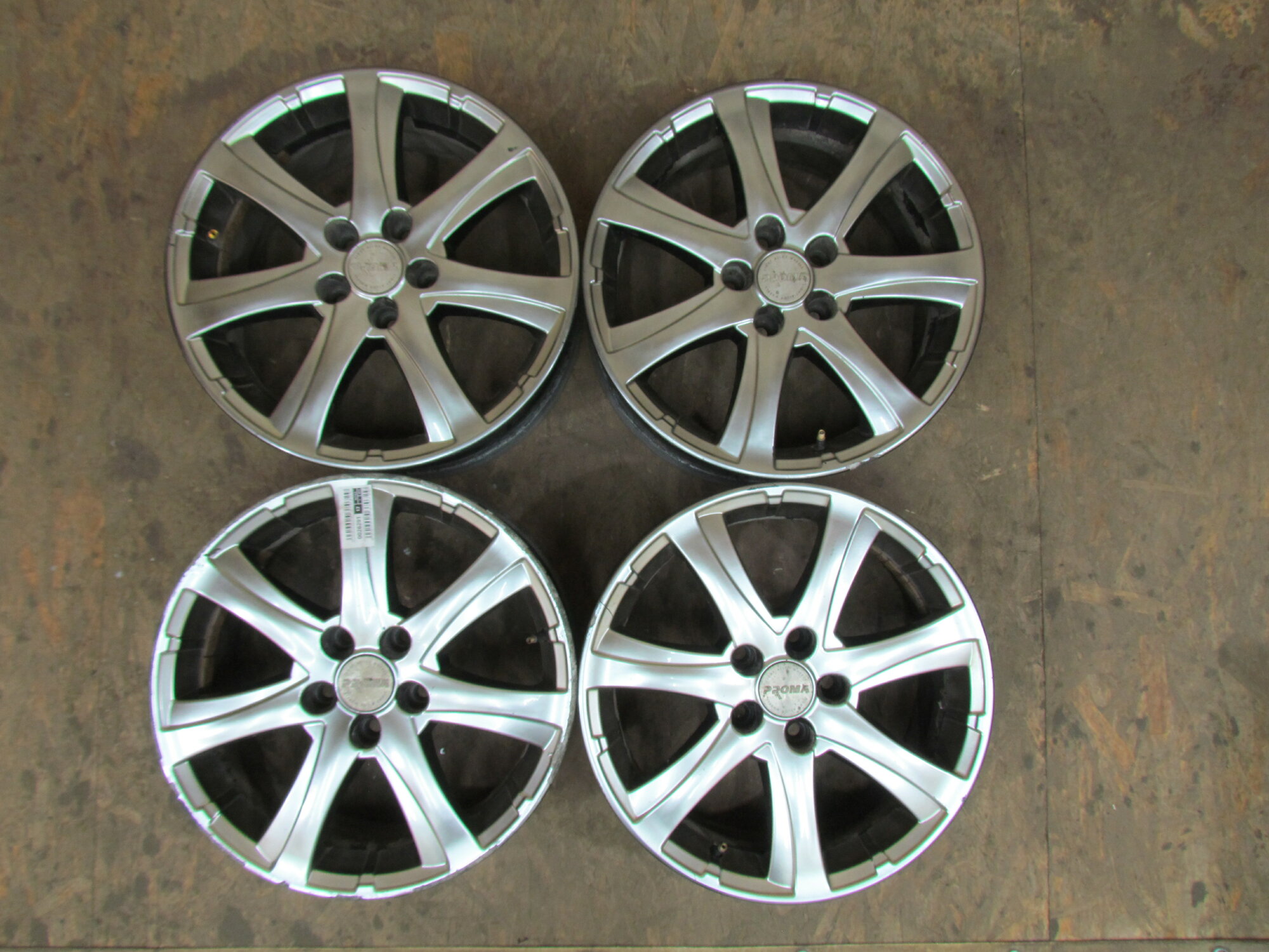 Комплект колесных дисков Hyundai R17 7J ET49 5*114.3 DIA67.1 (реплика) 0026291