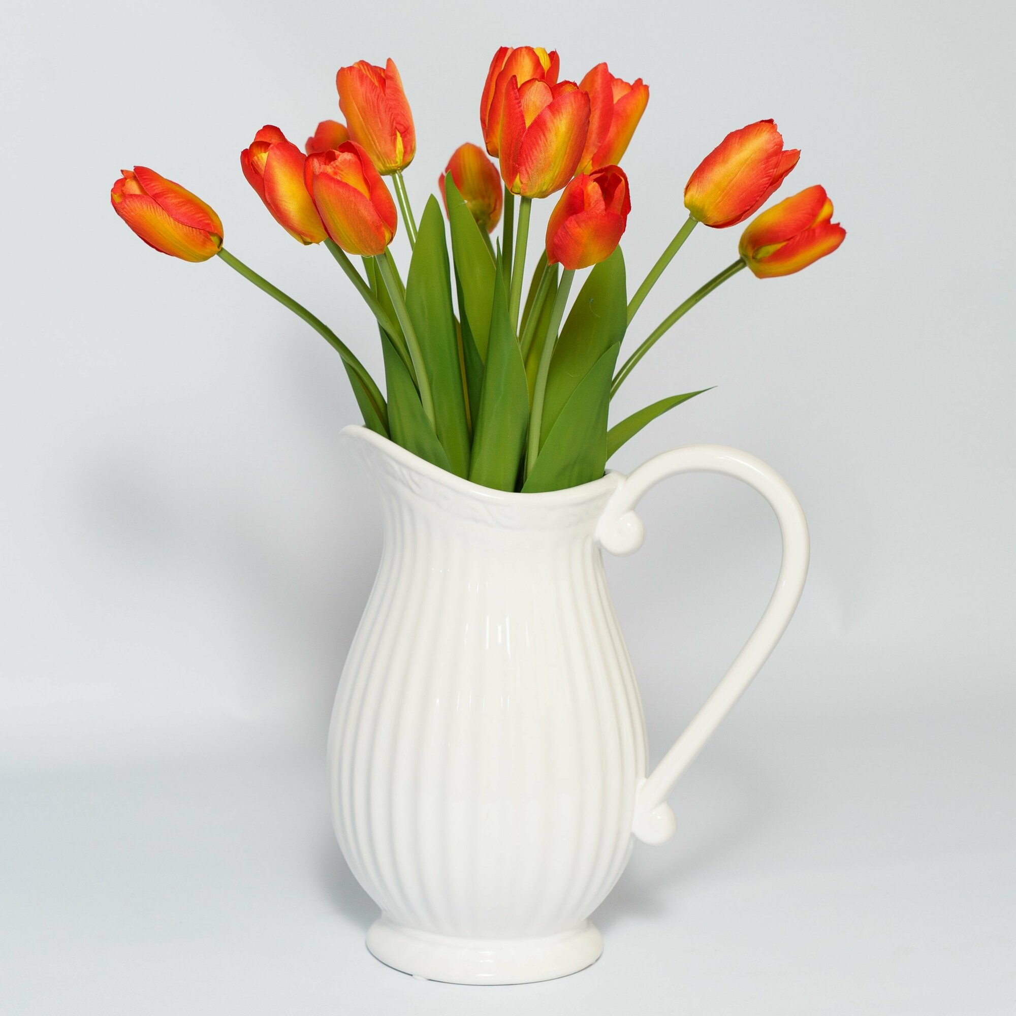 Ваза в виде кувшина, высота 27 см, покрытая керамической глазурью, белая