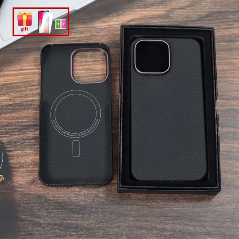 Чехол для iPhone 15 Pro, карбон, Magsafe, черный