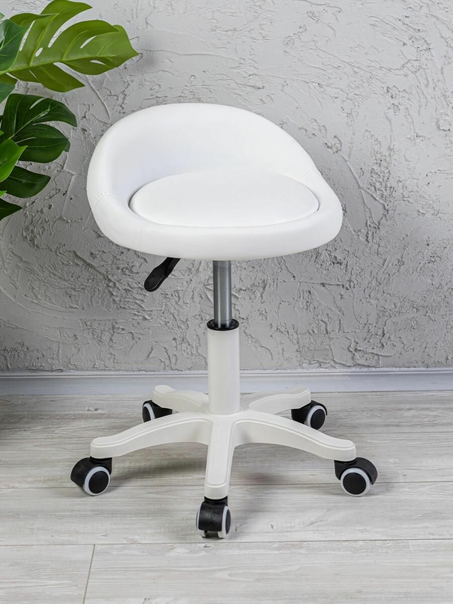 Стул мастера для салона красоты.