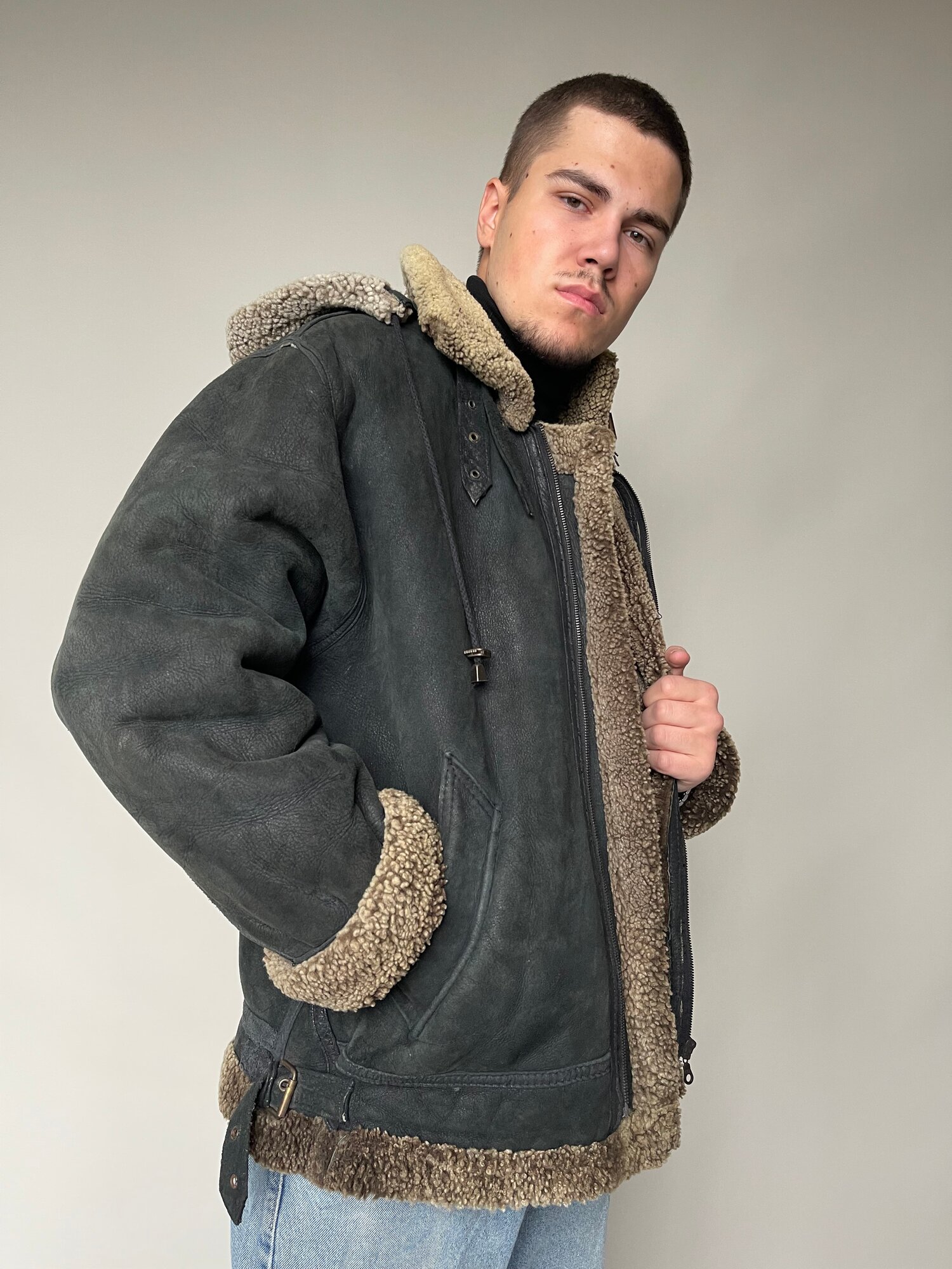 Дубленка Пилот мужская со съемным капюшоном цв.Антрацитово-серый р.50-52 /12556/