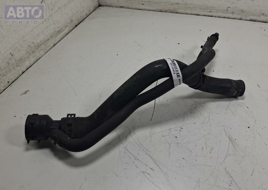 Патрубок отопителя (печки) Volkswagen Golf-5