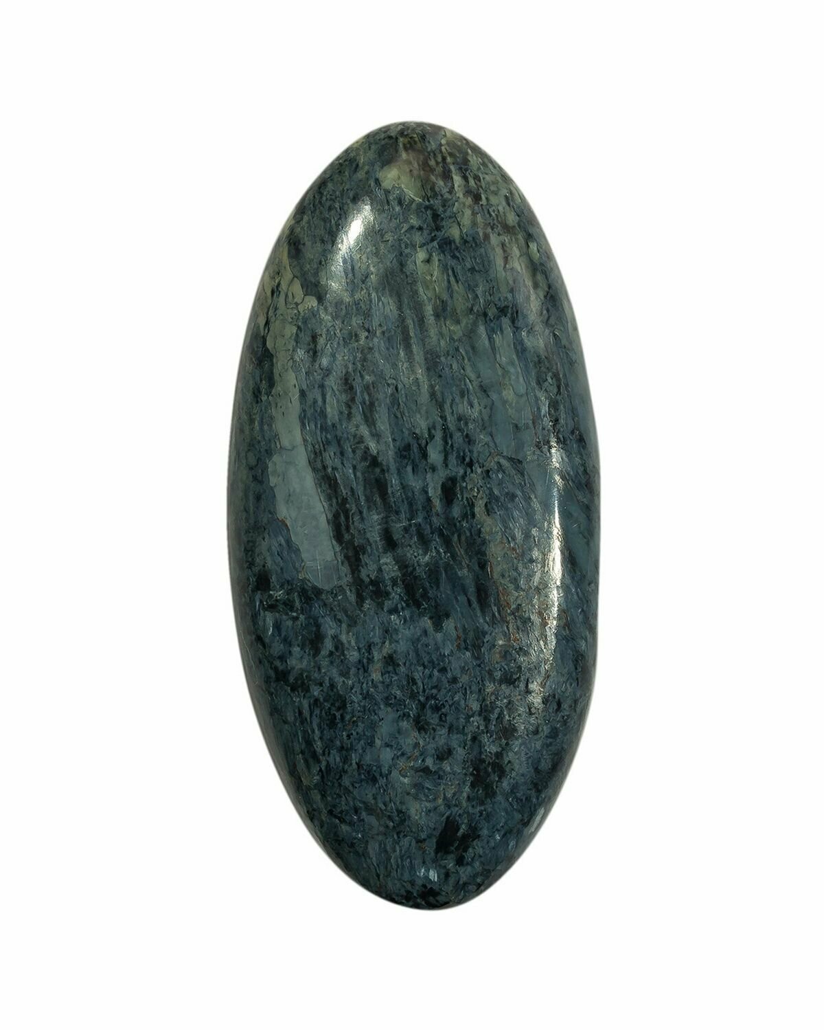 Кабошон из родусита размером 58х28х8 мм.