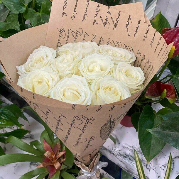 Букет Well Flowers "9 роз", круглый, высота 50 см, свежий букет цветов