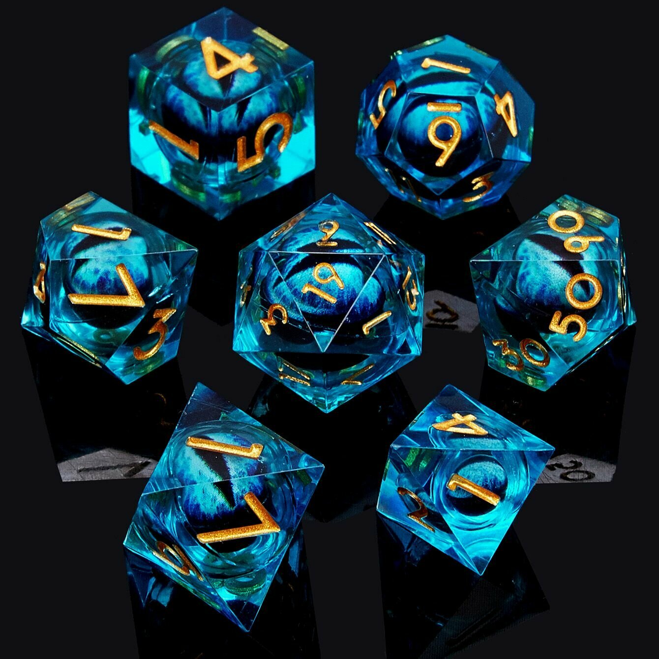 Кубики DND набор из 7 прозрачных полихедральных костей с синим драконьим глазом, острые грани из смолы для Dungeons & Dragons и других настольных ролевых игр, ручная работа