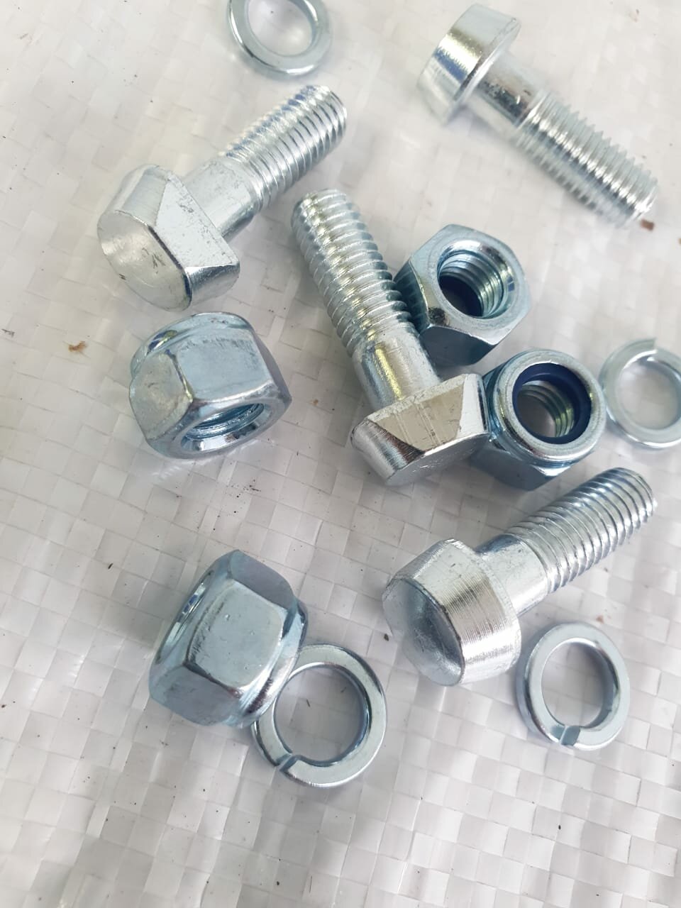 Болты и Гайки Крепления Кардана Ваз Нива 213 2121 214 2131 2123 и тд.