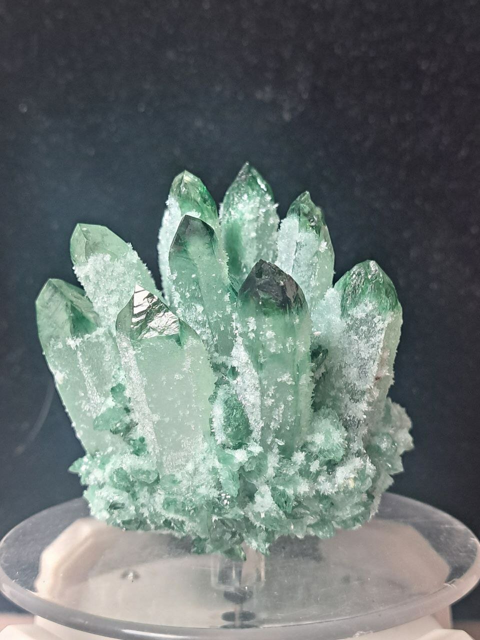 Друза празиолит, натуральный камень, амулет, талисман, оберег, декор для дома, 250 гр