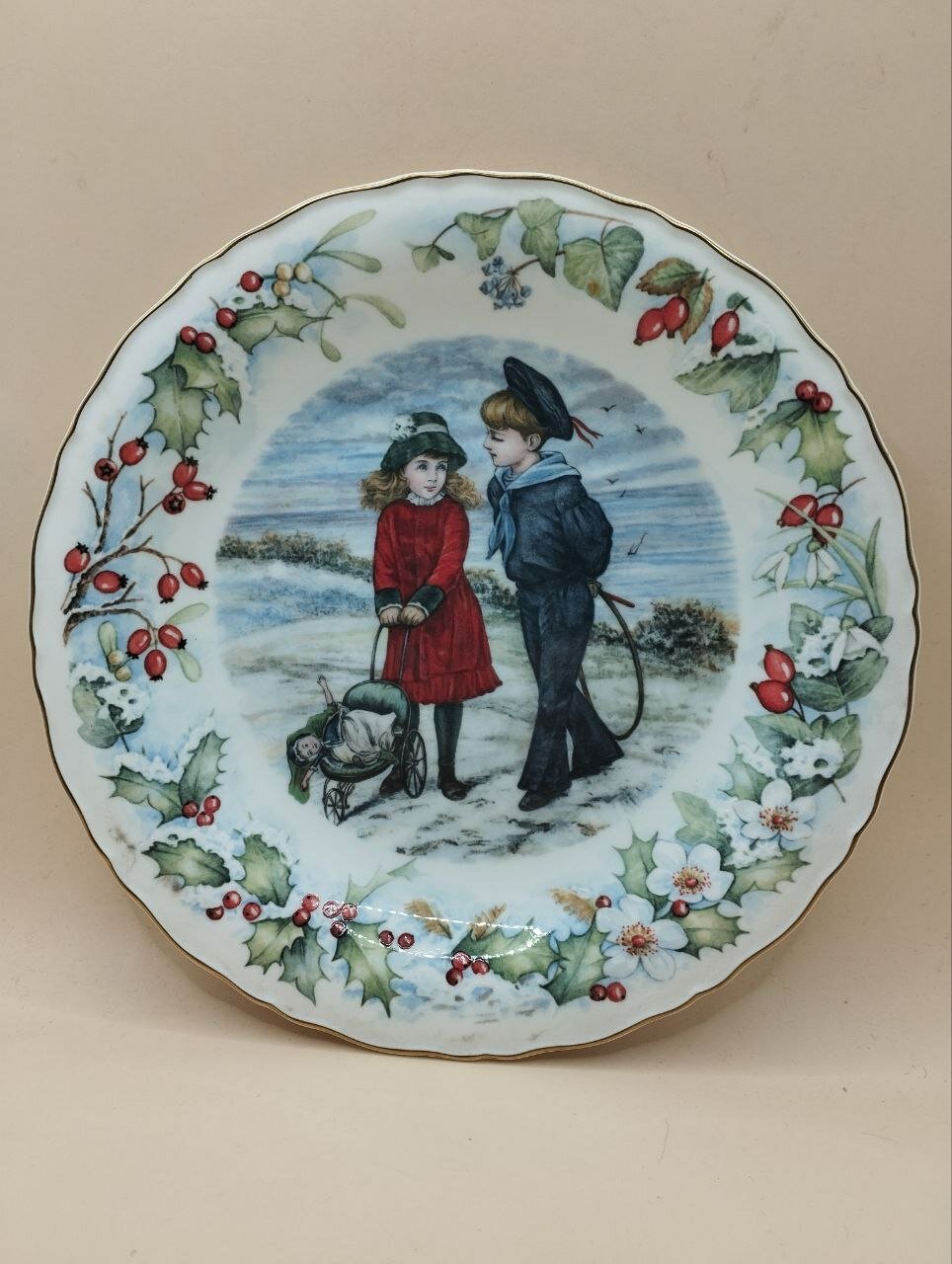 Винтажная новогодняя декоративная тарелка, Англия Wedgwood 1991г.