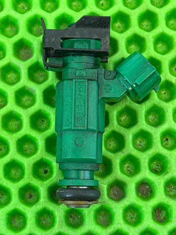 Форсунка топливная Kia Rio JB G4EE 2005 (б/у) 3531037150