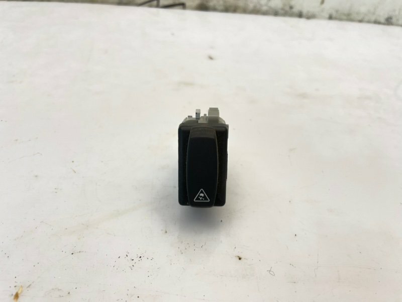 Б/У кнопка ESP Nissan Terrano 2015 D10 F4RA400 60884 NISSAN арт. 2514500Q0G