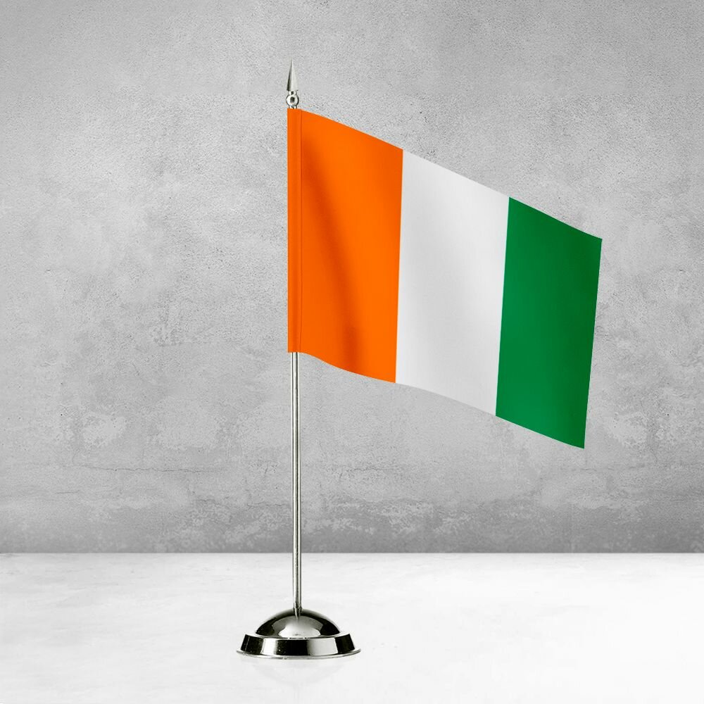 Настольный флаг Кот-д Ивуара на пластиковой подставке под серебро