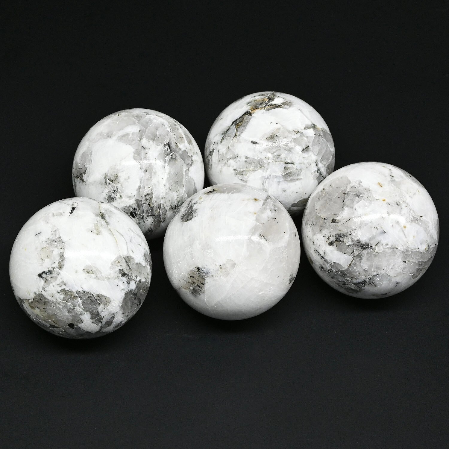 Адуляр шар диаметр 50-51мм .