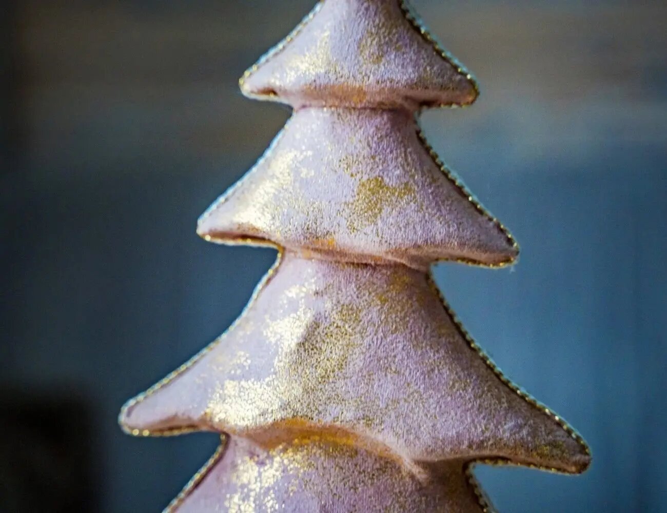 Декоративная ёлка лаури, розовая с золотым, текстиль, 38 см, Due Esse Christmas