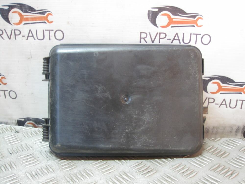 Корпус блока предохранителей Audi A6 C5 2.4 8D0927355A