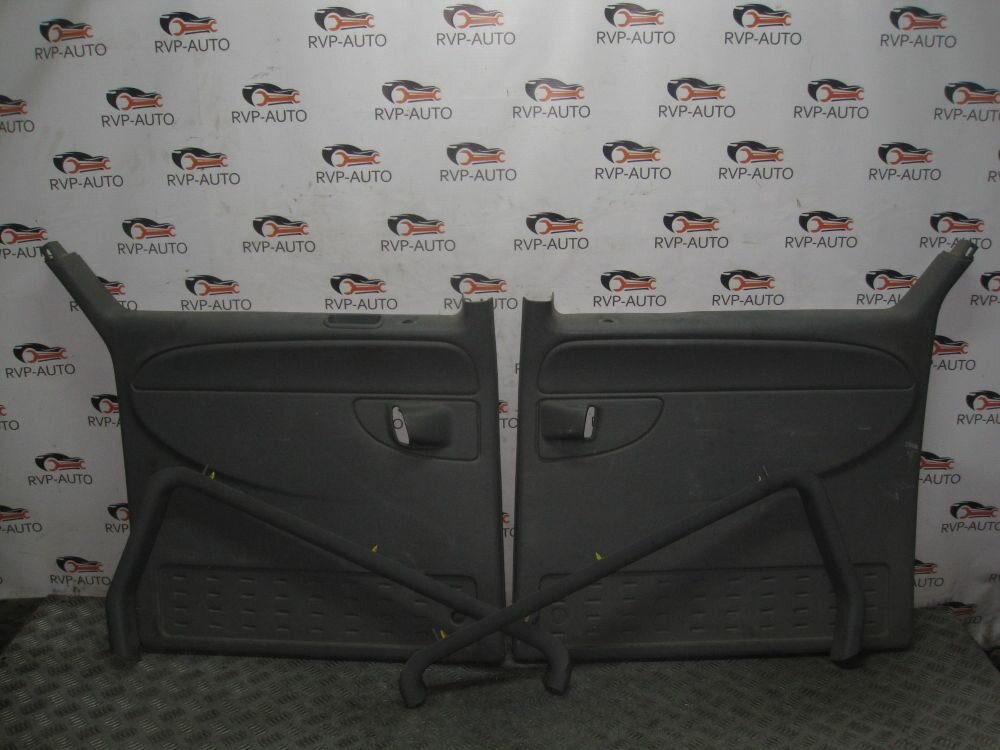 Обшивка двери задней Dodge Caravan 4 2000-07 Dodge