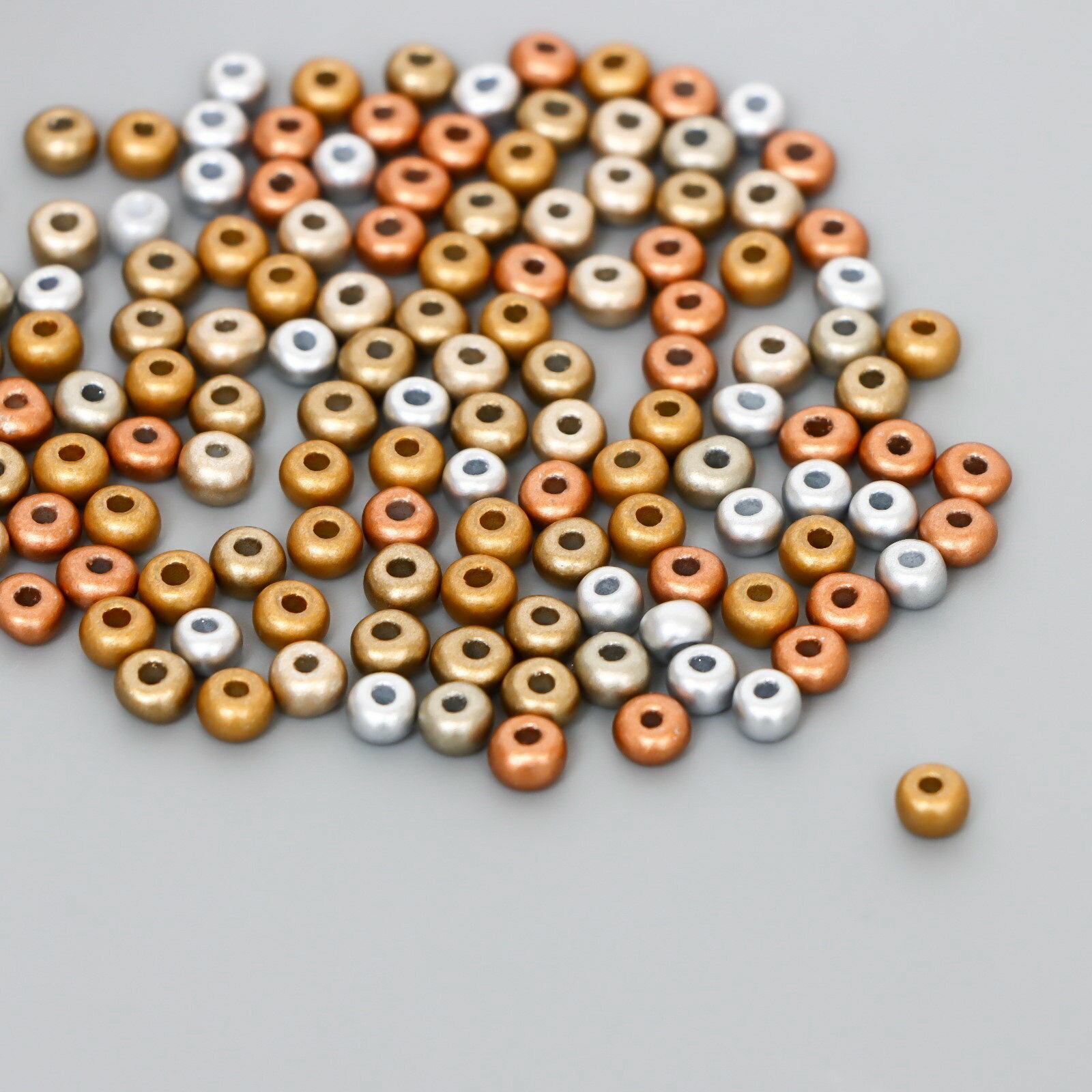 Бисер стекло 6/0 "Металлик. Меланж. Золото и серебро", 10 г, цвет: разноцветный