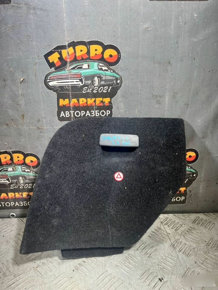 Накладка багажника левая Volkswagen Golf 4 c950399h12