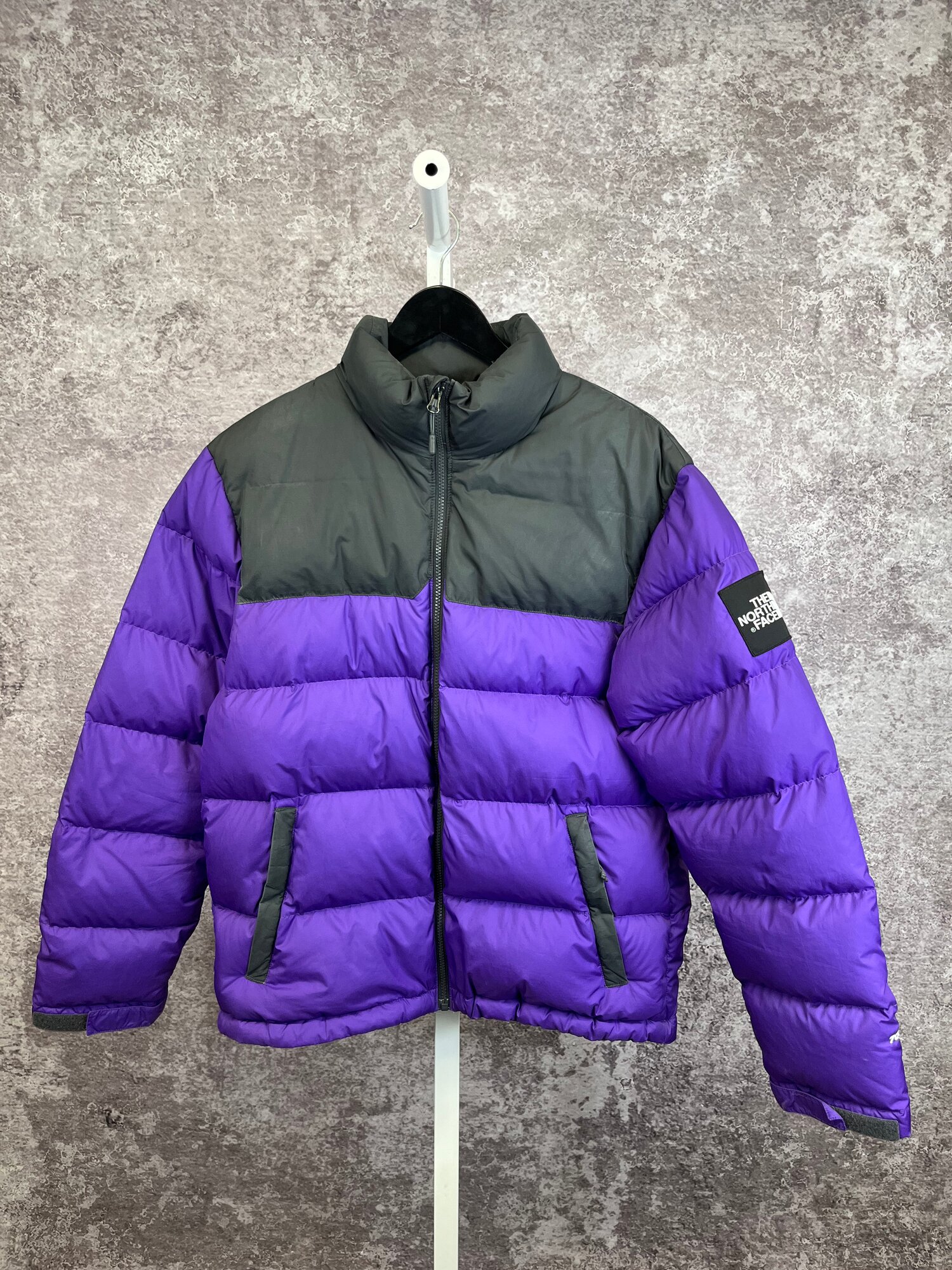 Пуховик The North Face THE NORTH FACE 1992 NUPTSE 700 JACKET, размер M, фиолетовый