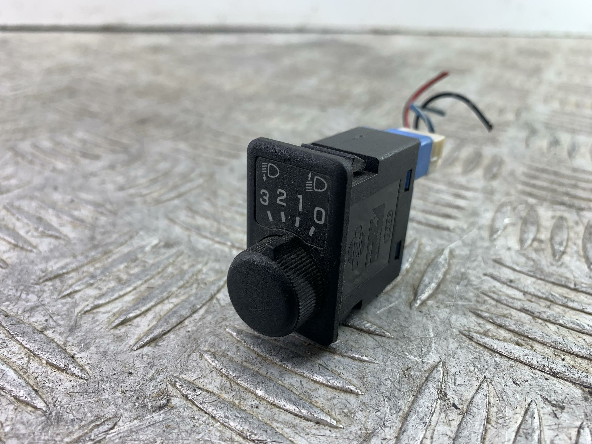 Кнопка корректора фар Nissan Primera P12 (2001 - 2008)