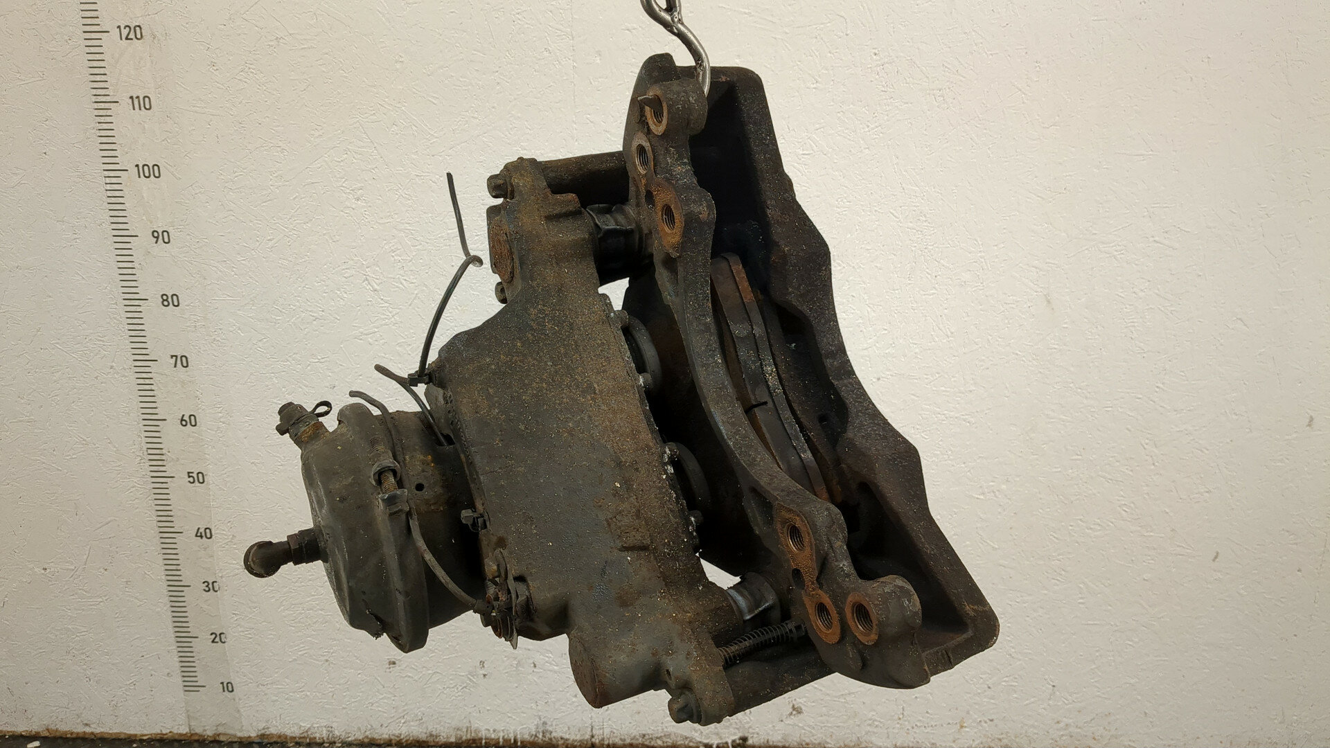 Суппорт левый передний Renault T Б/У