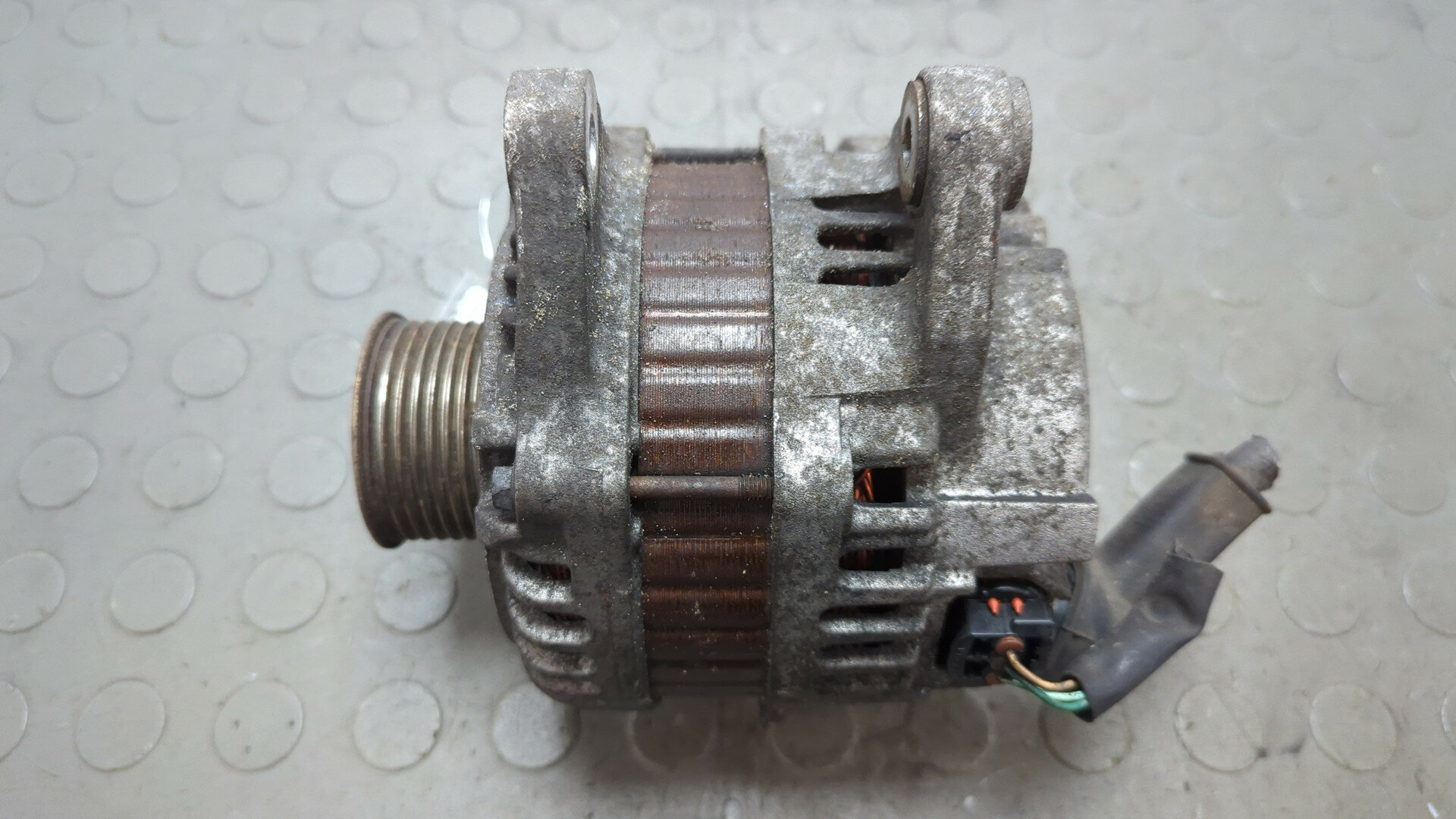 Генератор Nissan Juke Б/У