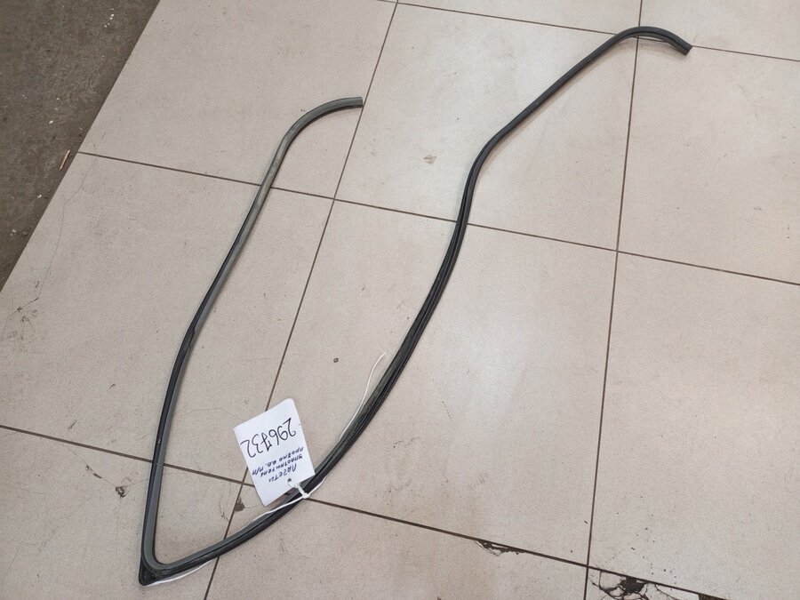 Уплотнитель проема двери передний правый от Chevrolet Lacetti J200 2003-2013