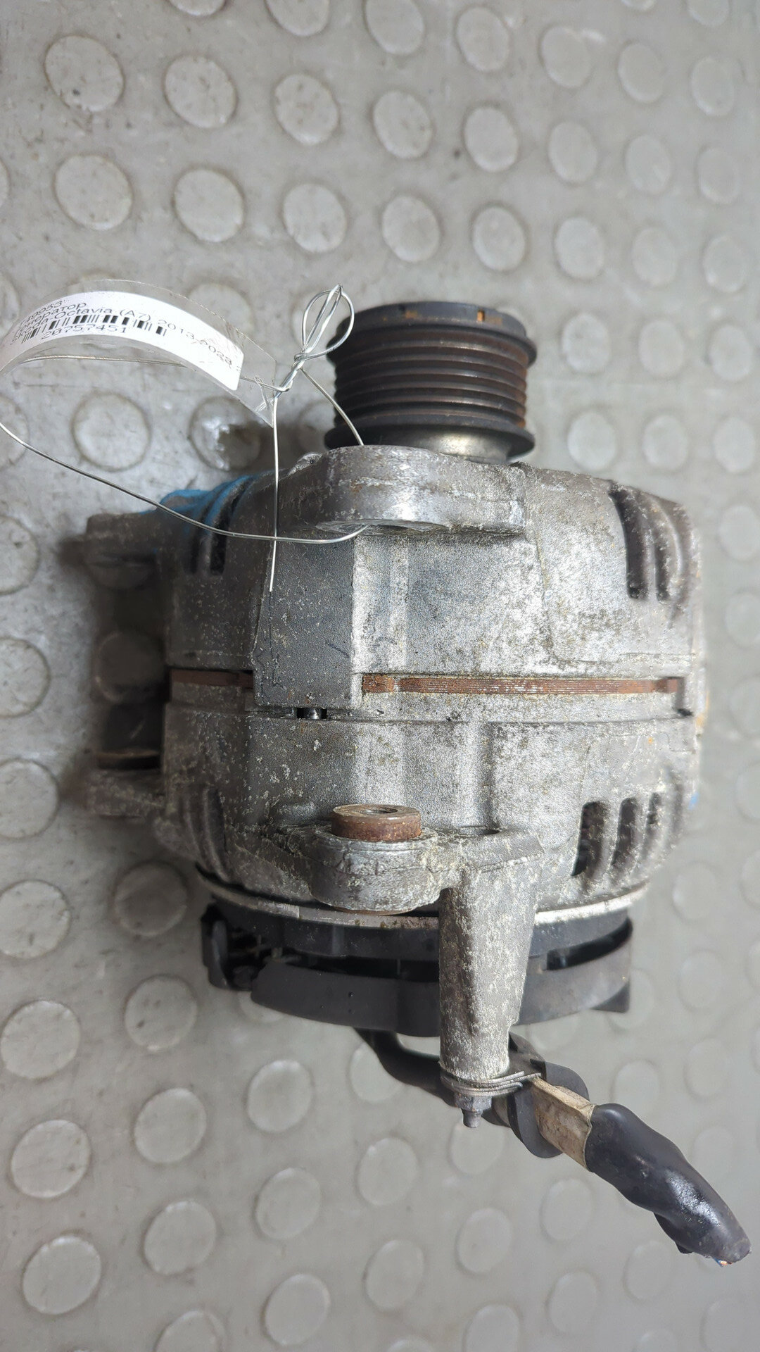 Генератор Skoda Octavia (A7) Б/У