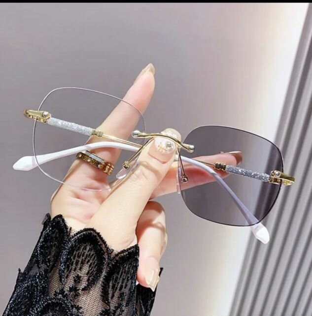 Фотохромные корригирующие очки для зрения +1,50 / Готовые очки / Хамелеоны