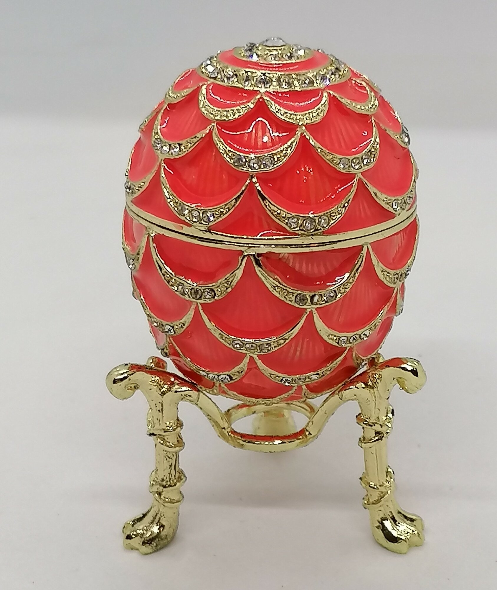 Яйцо Фаберже сетка с орнаментом и стразами на подставке, малое, арт 90696, розовое.