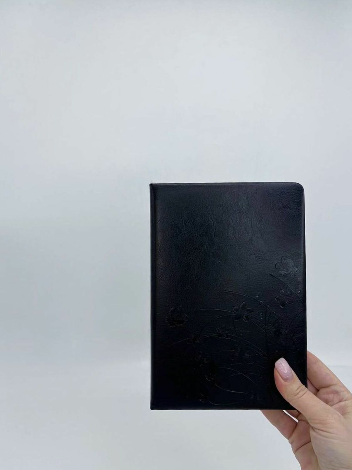 Блокнот 144 л А5 линейка цветы черный кож (8344-10-xd07)