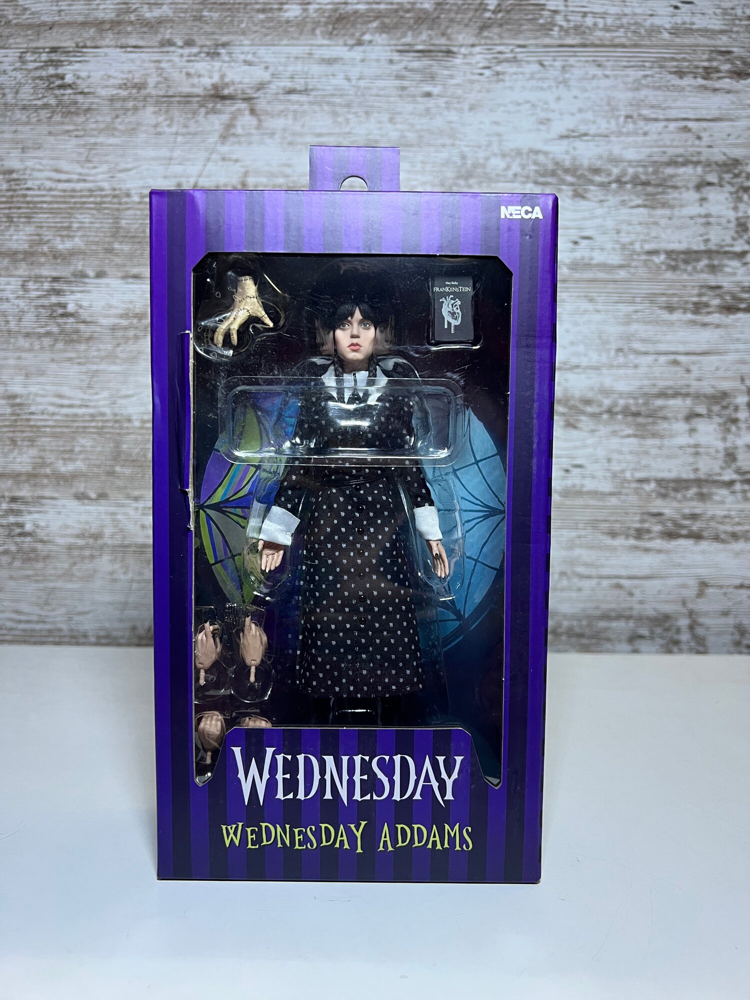 Фигурка Уэнздей, Семейке Аддамс Wednesday Addams, 18 см от Neca