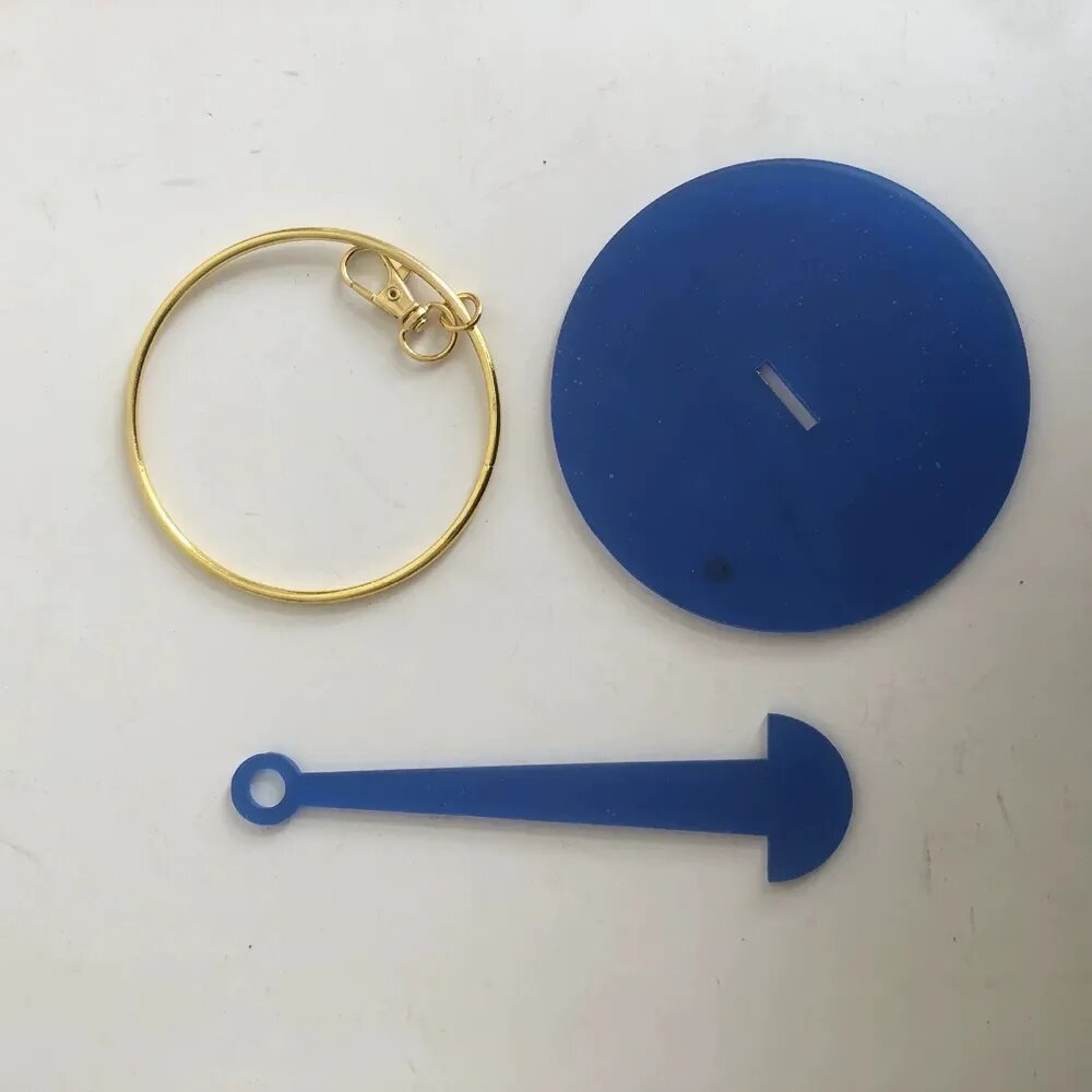 Декоративные изделия ручной работы, украшения, подставки для пряжи