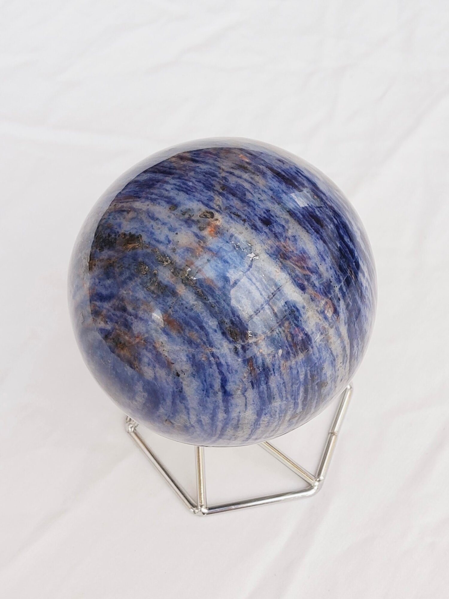 Шар из натурального камня содалит 60 мм