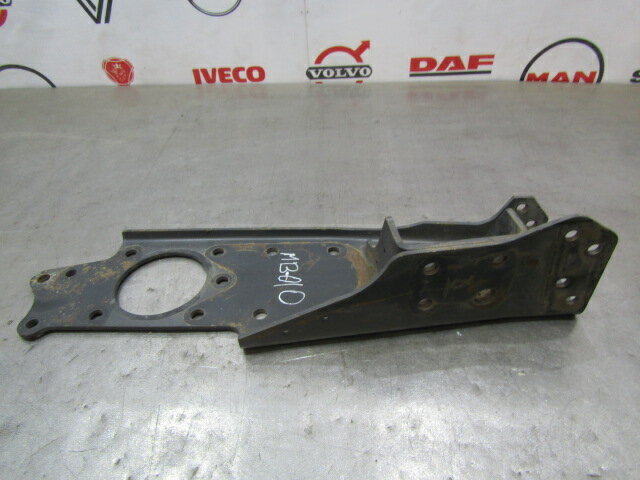 Кронштейн усилителя переднего бампера левый Mercedes Axor