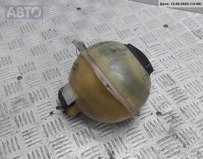 Бачок расширительный Volkswagen Passat B3