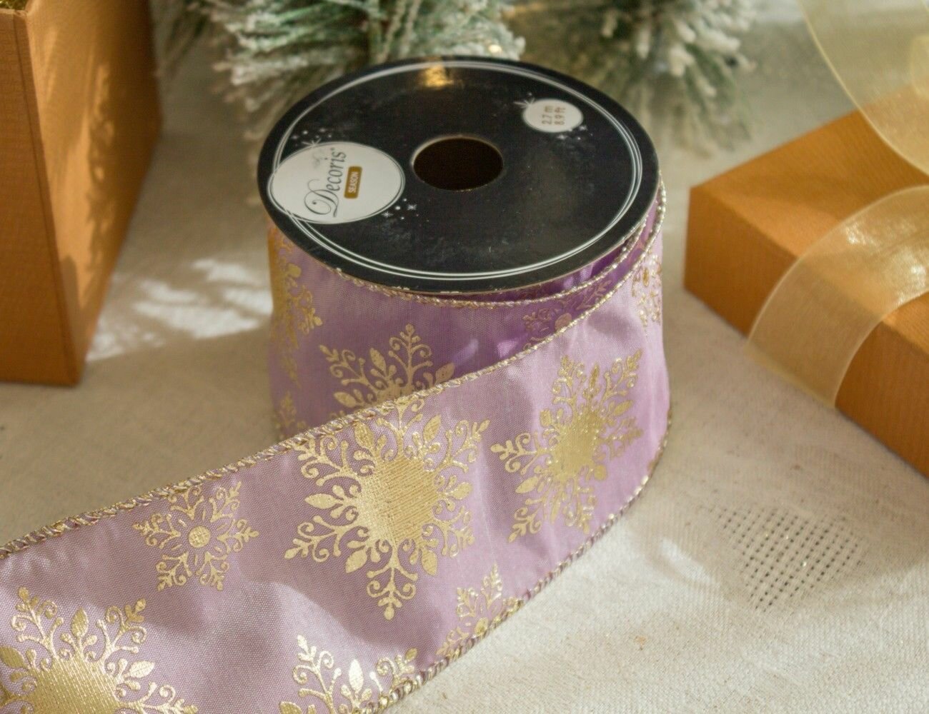 Лента для декорирования изящная: снежинки, сиреневая, 6x270 см, Kaemingk 440110-2