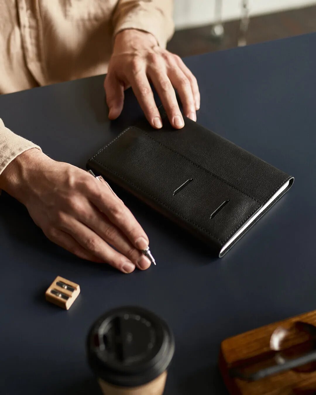 Блокнот MONOMOUNT, A5, натуральная кожа, с кармашком, в клетку, черный