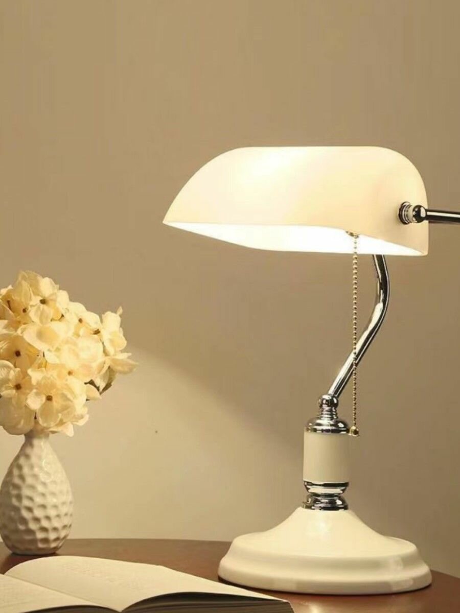 Настольный светильник