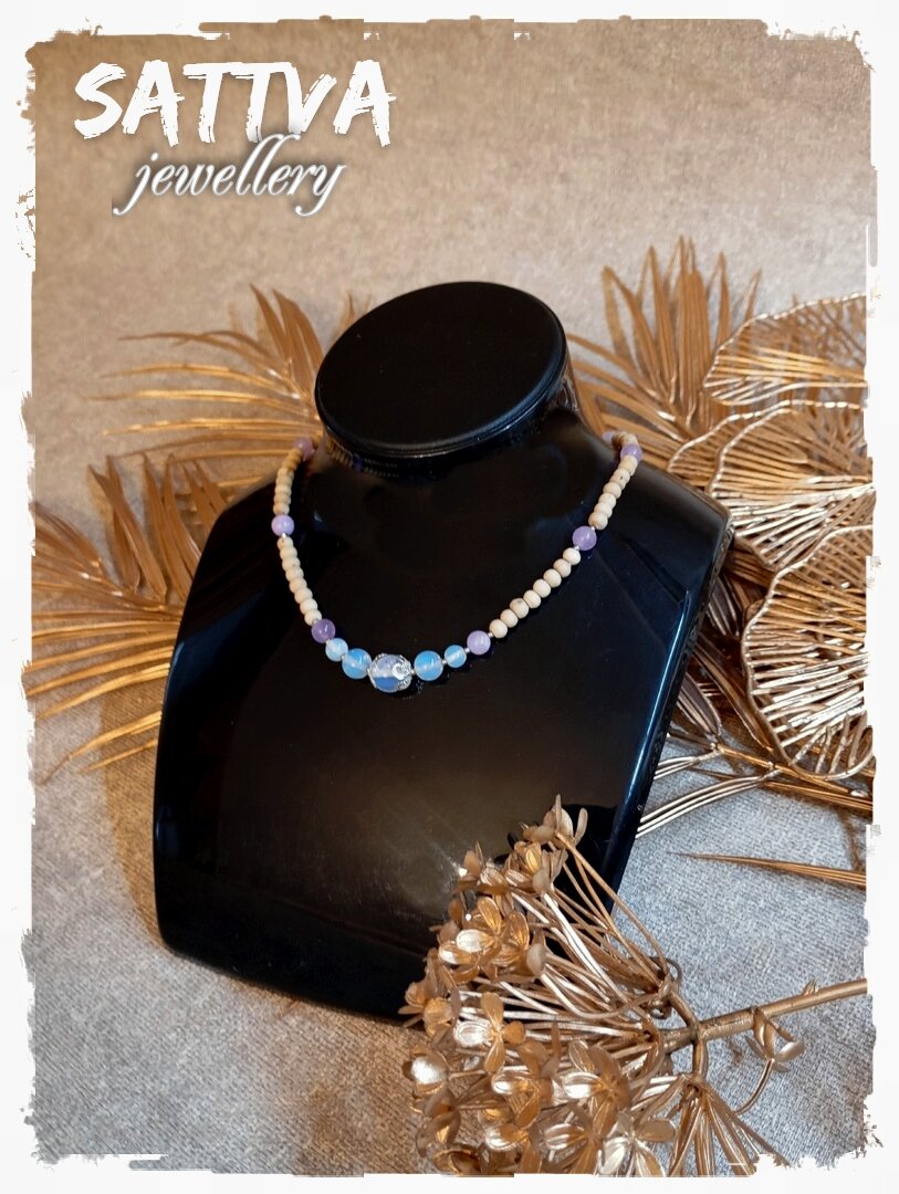 Кантхималы из Туласи с лунным камнем и аметистом SATTVA jewellery