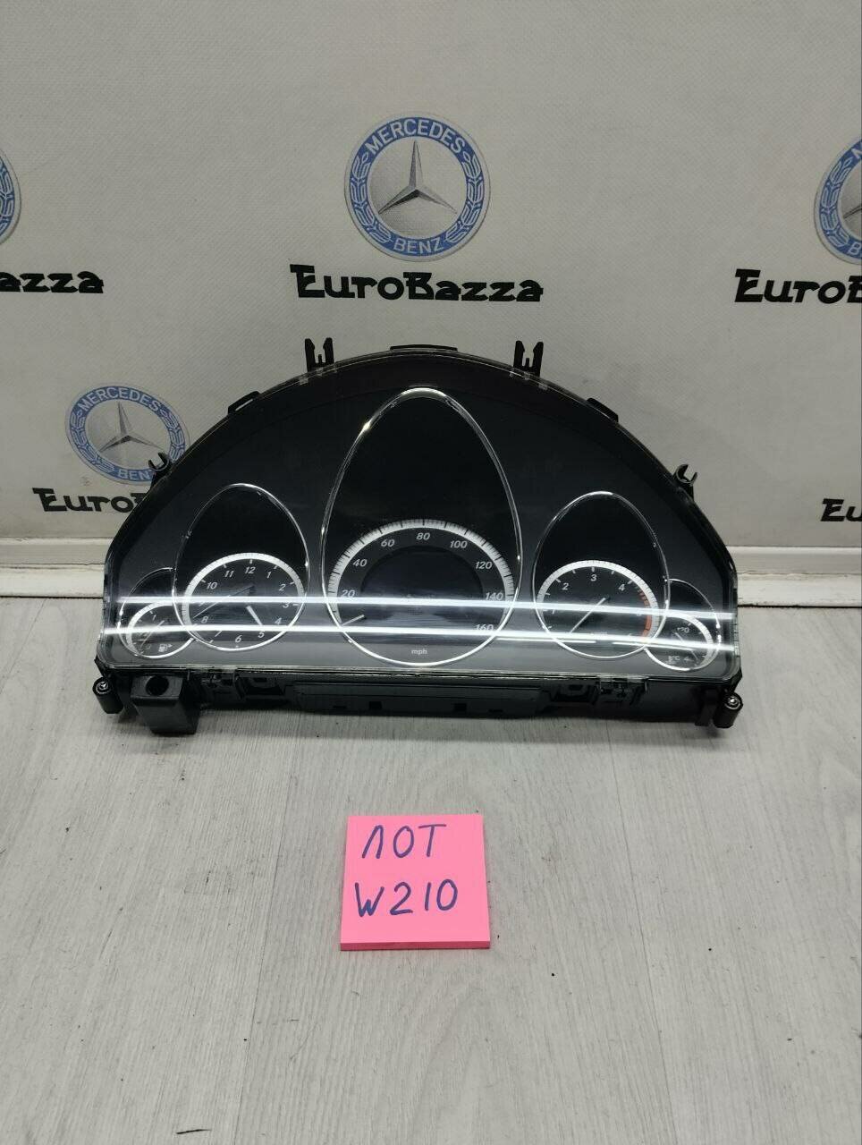 Приборная панель Mercedes W207 A2129004704