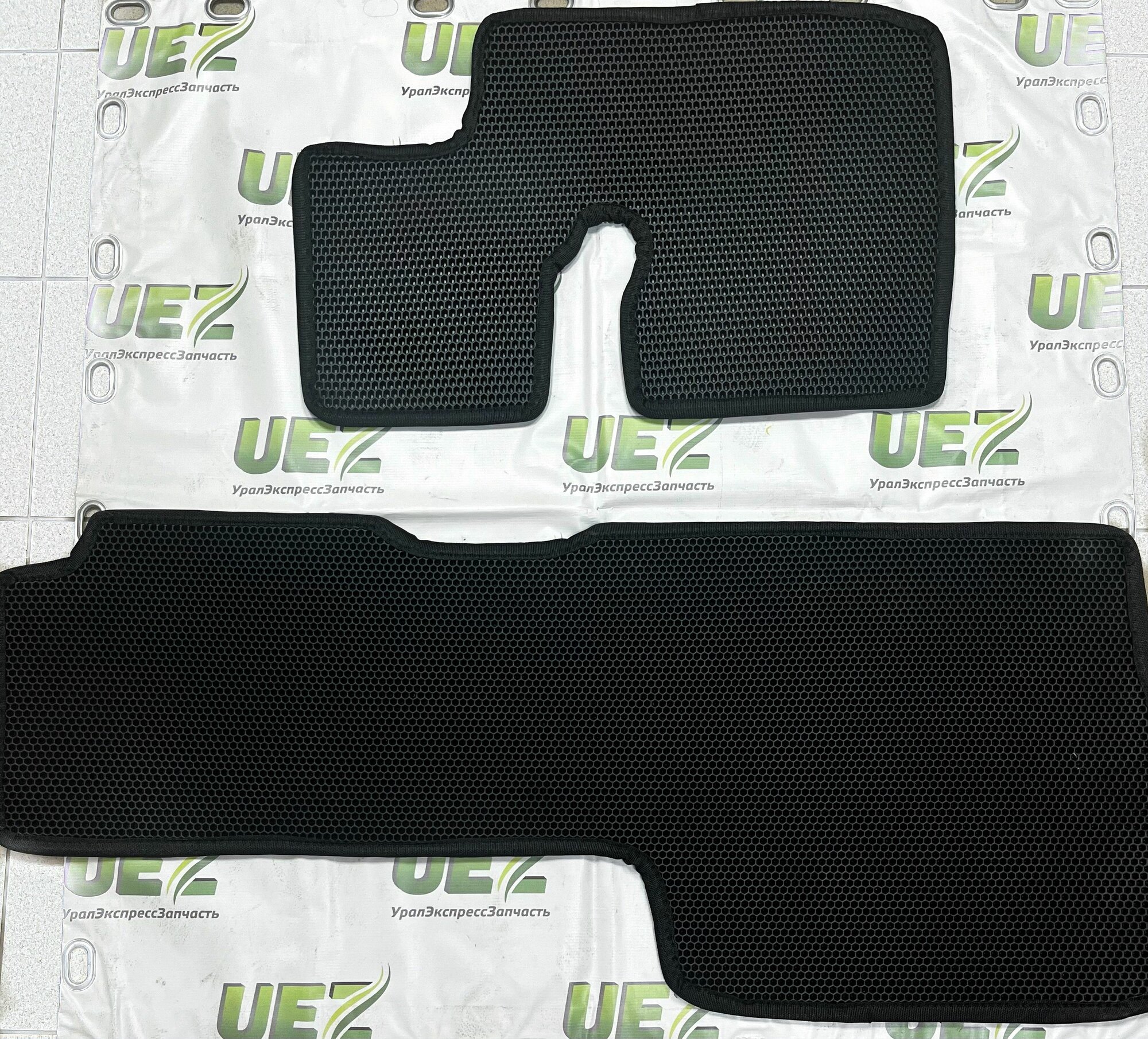 Коврики пола кабины Камаз-43253, соты черные