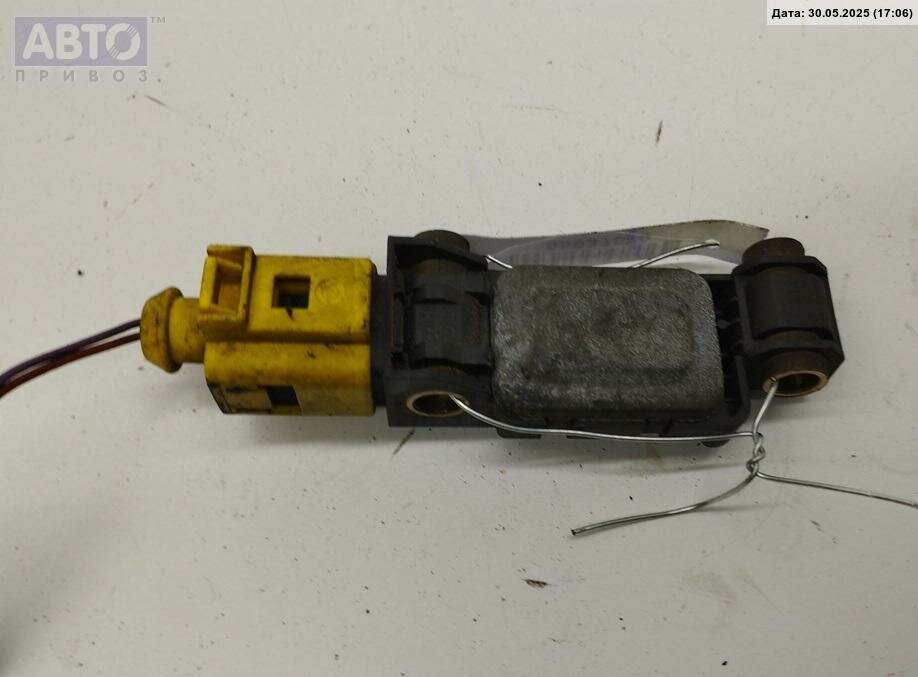 Датчик удара (Airbag) Audi A4 B6 (2001-2004)