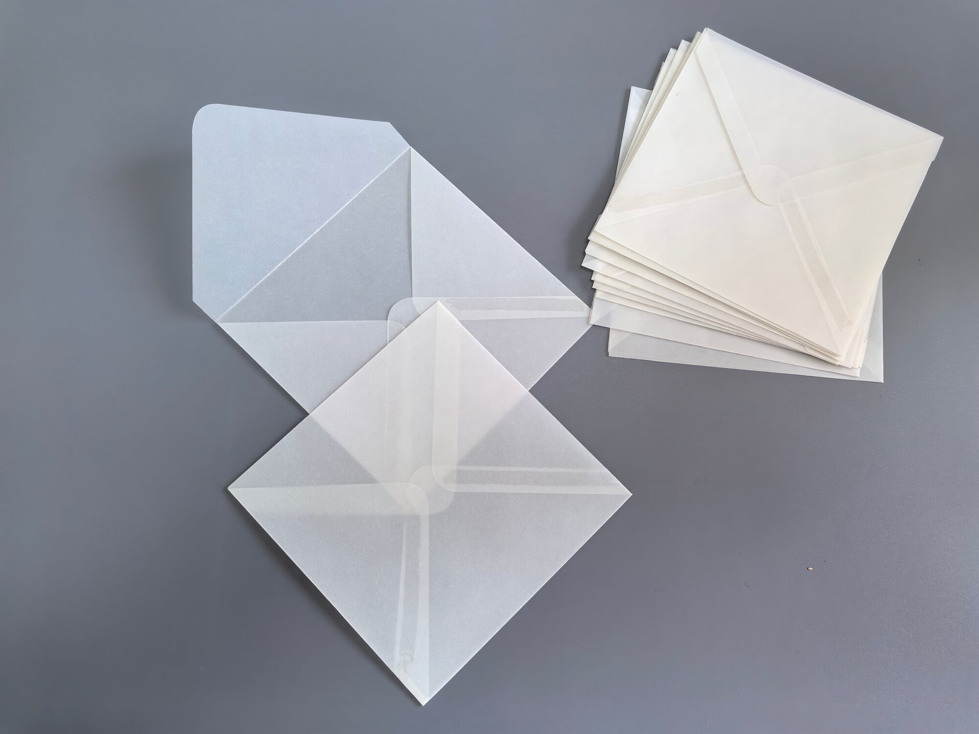 Конверт из кальки 125*125мм. Треугольный клапан. Упаковка 12штук