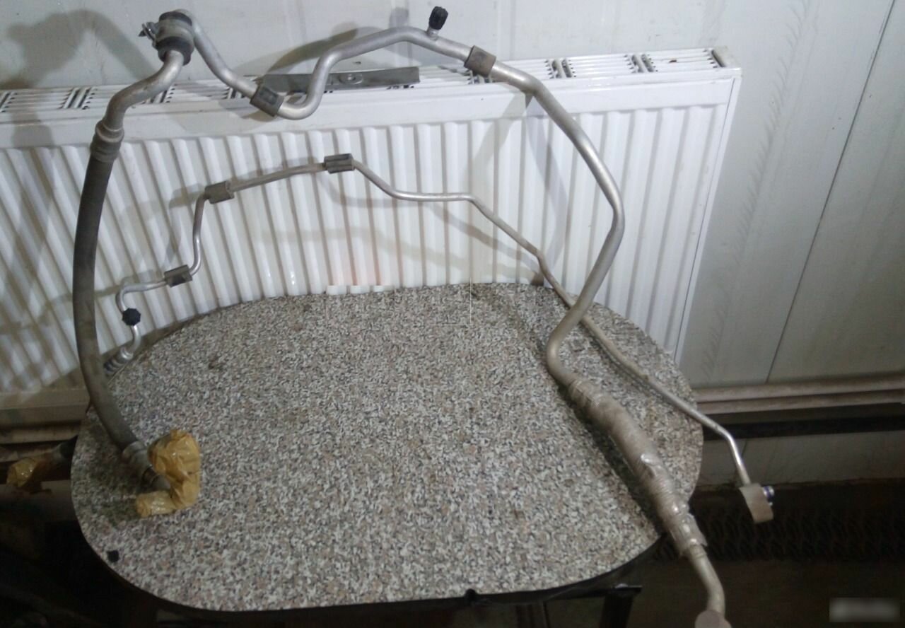 Трубки кондиционера Фольксваген гольф 6 Volkswagen 1K0820741CM