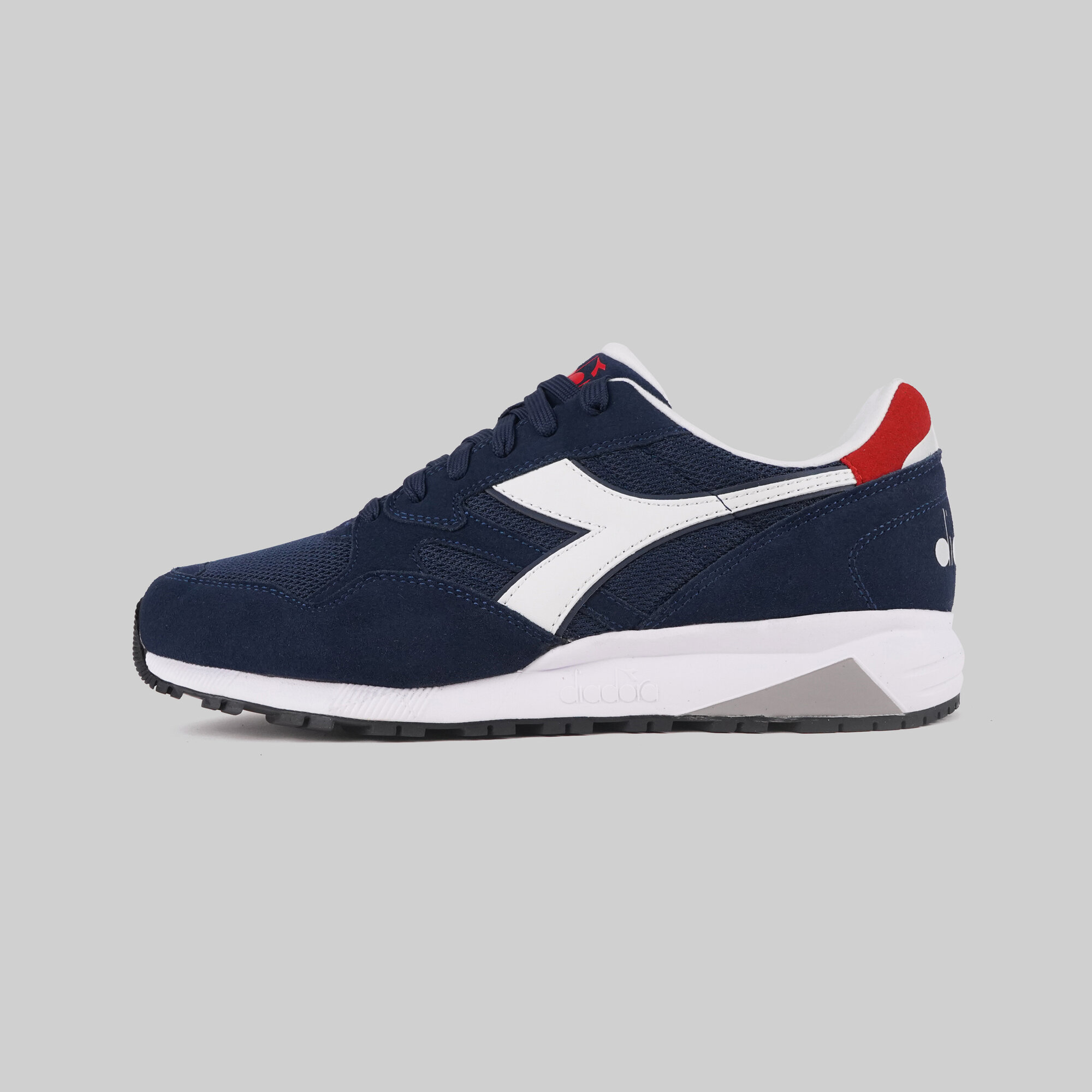 Кроссовки N.902