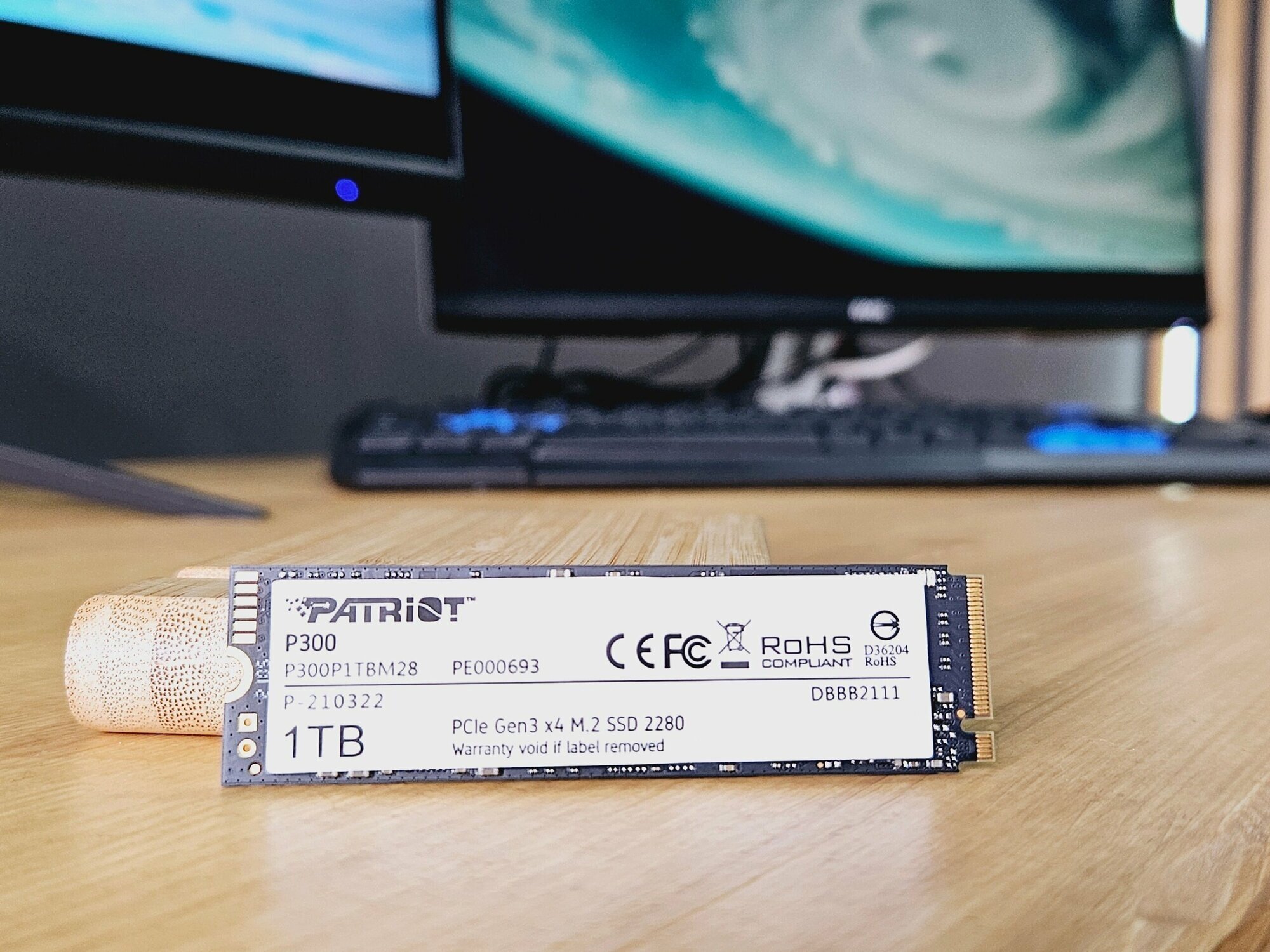 SSD M.2 Patriot 1.0 Tb P300 (PCI-E 3.0 x4, до 2100/1650 Мбит / с, 290000 IOPs, SMI2263XT, TBW 320Tb, 22x80 мм)