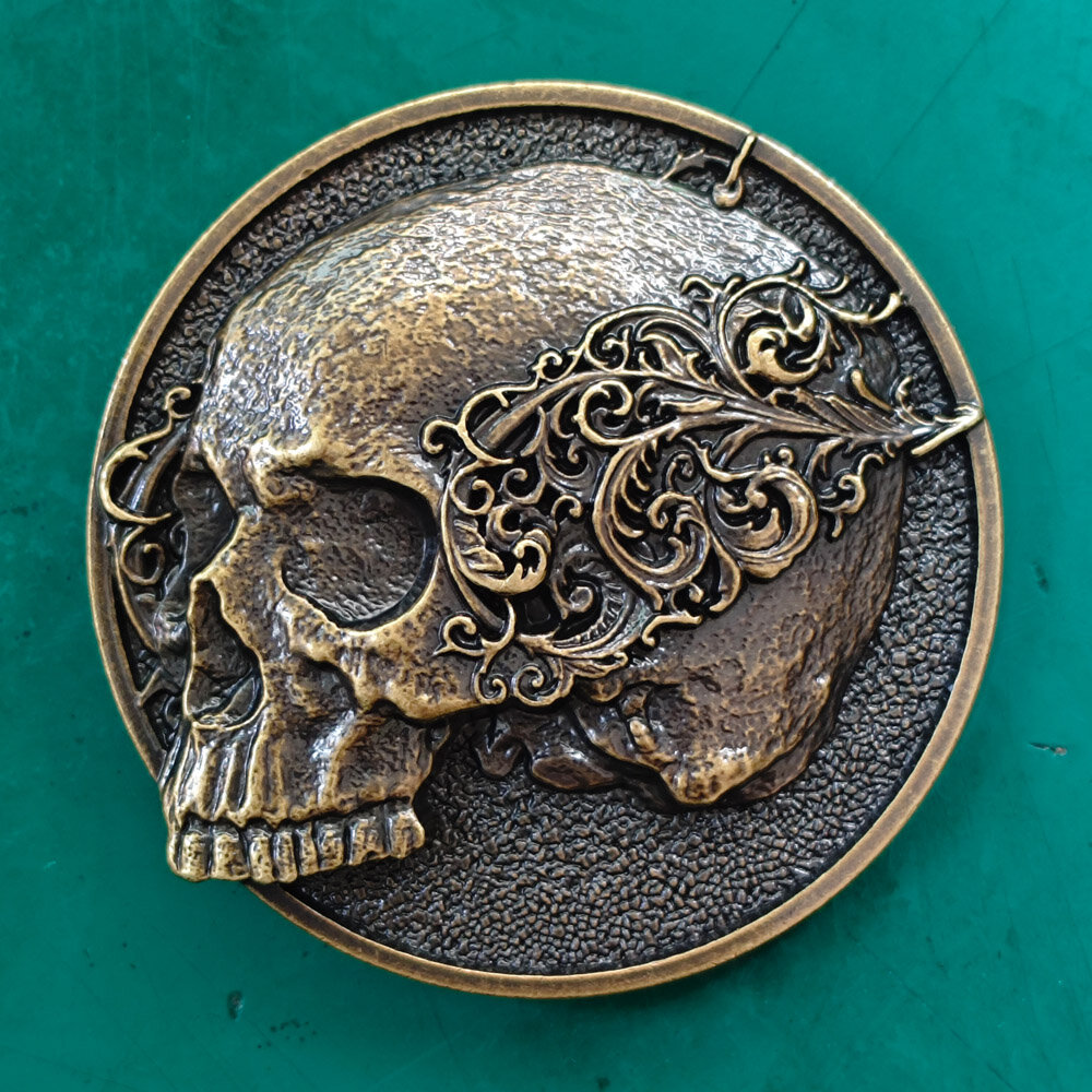 Пряжка для ремня 40 мм металлическая с круглая голова череп бляха на ремень мужской