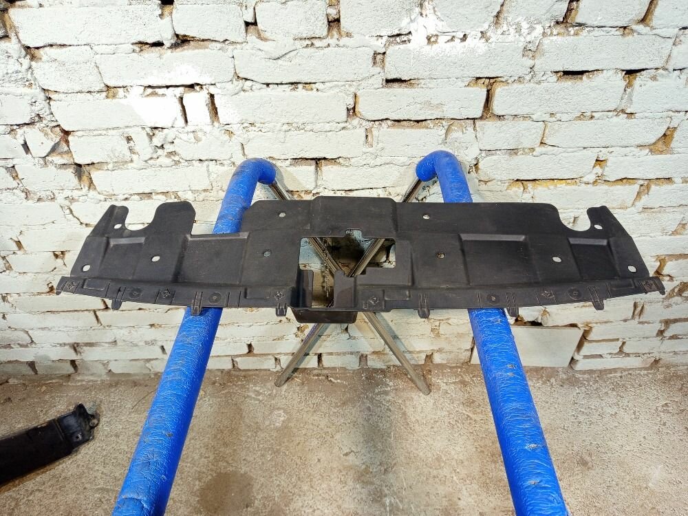 Кожух замка капота Chery Tiggo 7 Pro 602001315aa