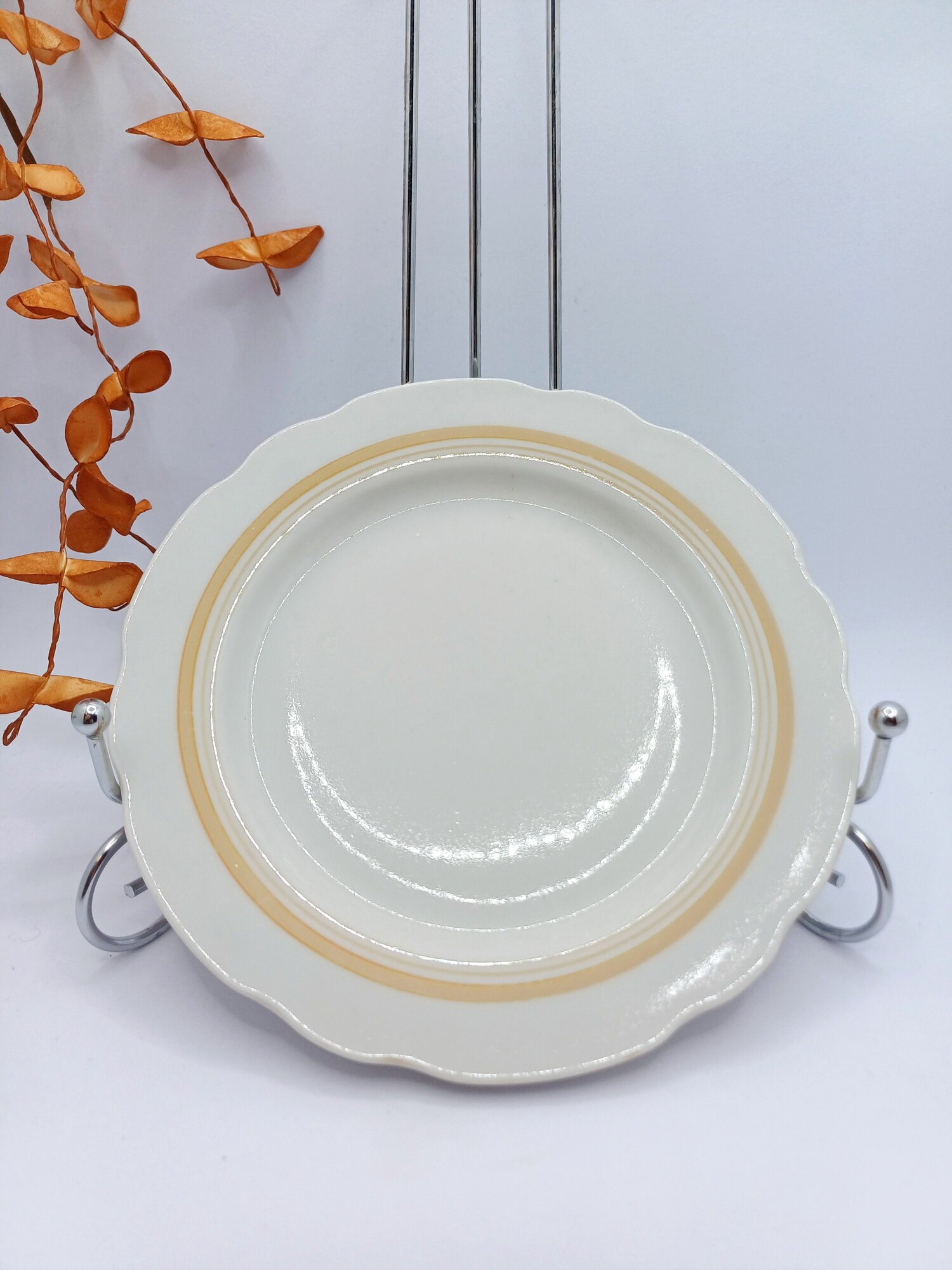 Тарелка плоская с фигурным бортом винтажная, фарфор, Дулево СССР